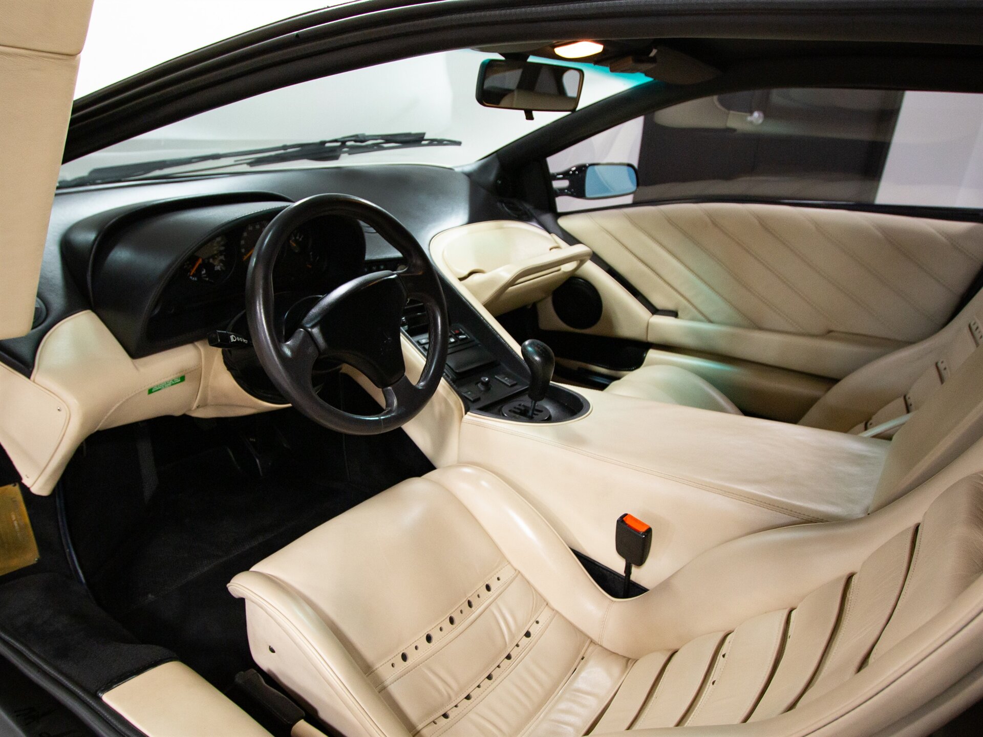 1991 Lamborghini Diablo Interior